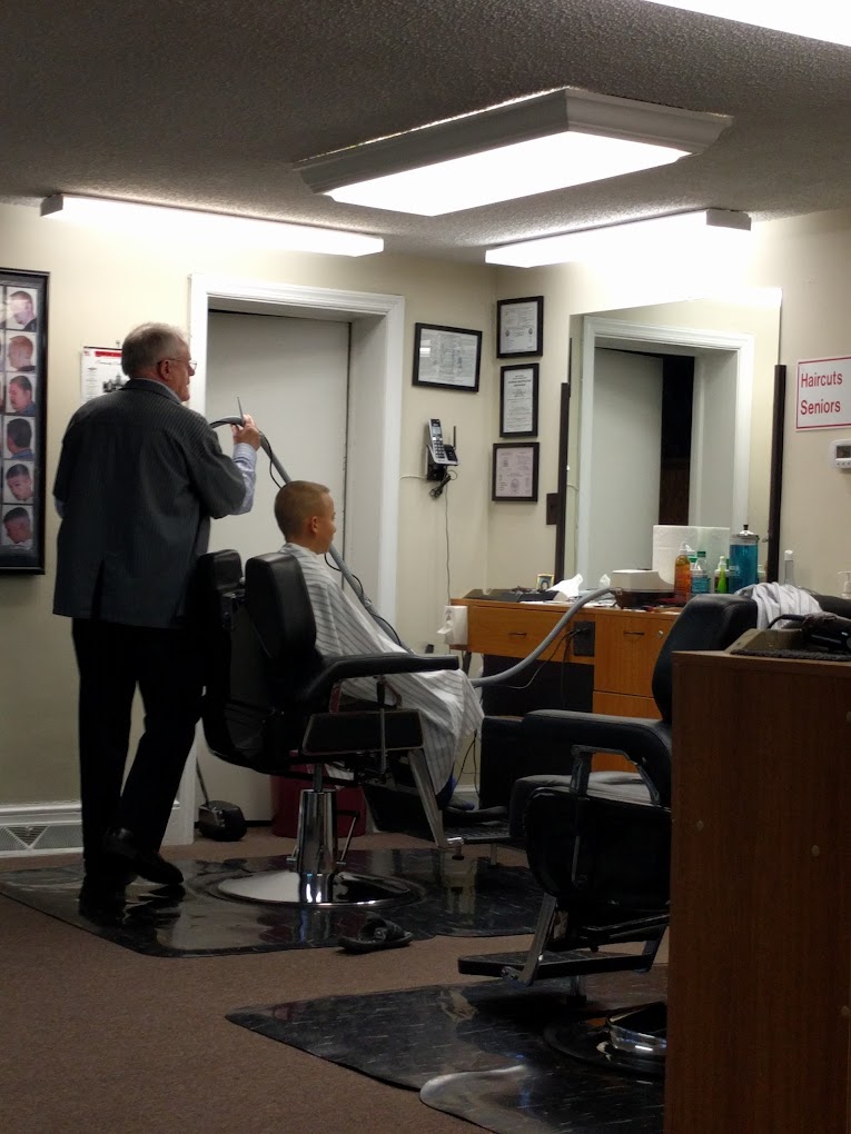 Collins Barbershop: Contact and Review | Local Barber Shops