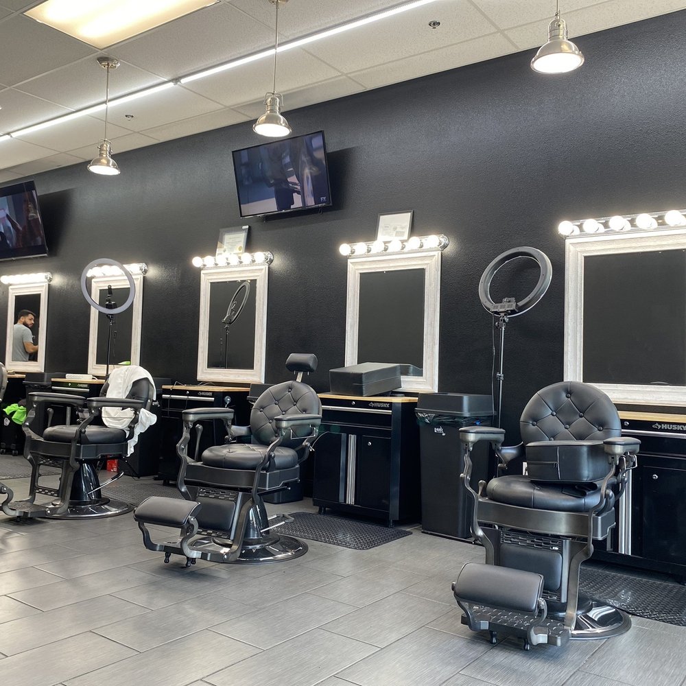 Collins Barbershop: Contact and Review | Local Barber Shops
